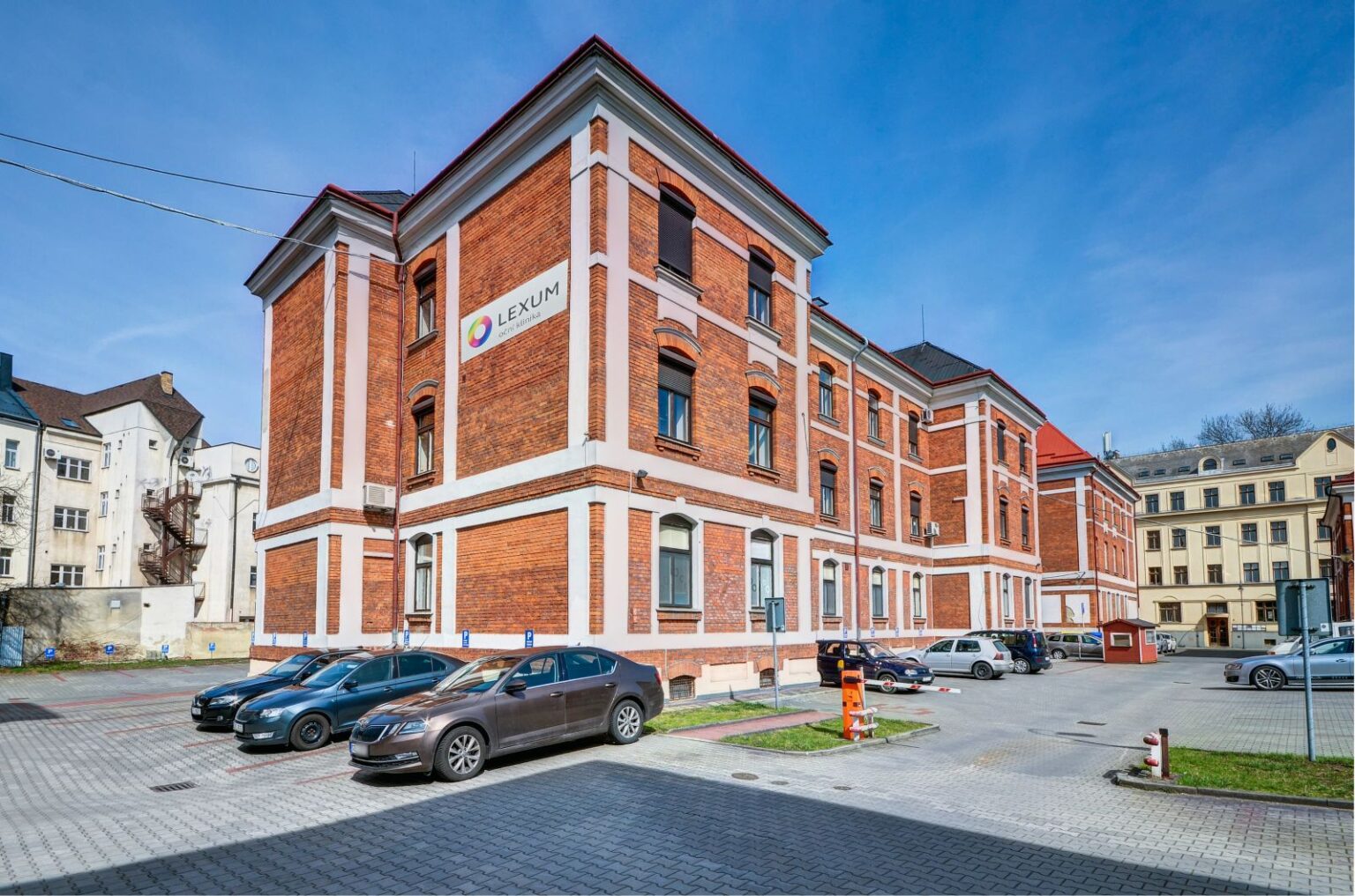 Vítejte v LEXUM! | Síť očních klinik Lexum